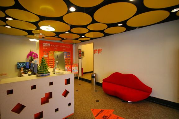 Pod Inn (Shanghai North the Bund Dongbaoxing Road Metro Station): Check ...