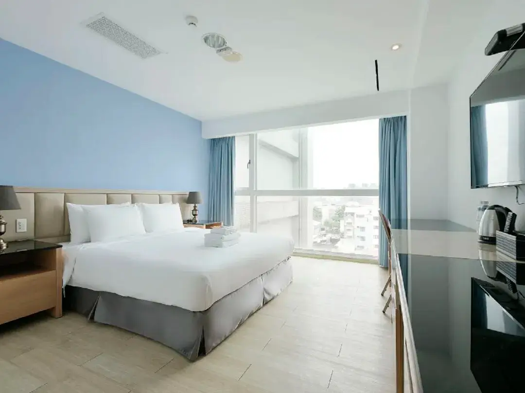 Champs Elysees Hotel - Xitun District