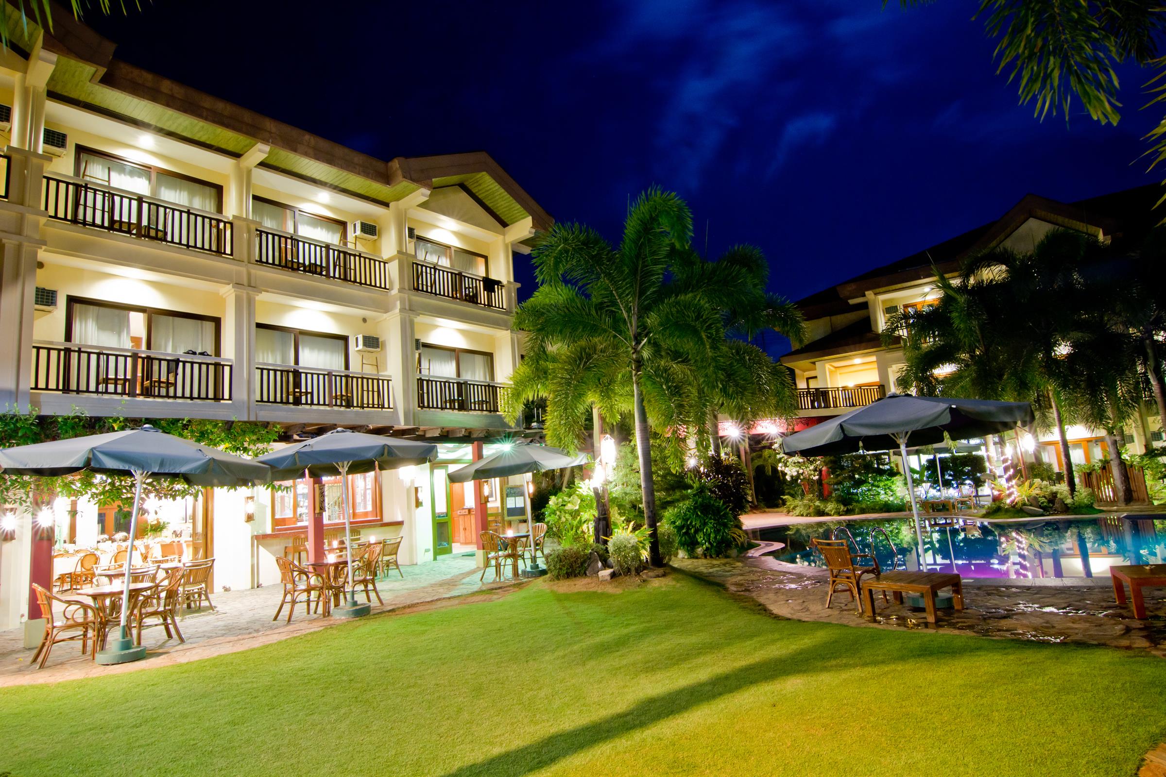 Boracay Tropics Resort Hotel-Boracay Updated 2022 Room Price-Reviews ...