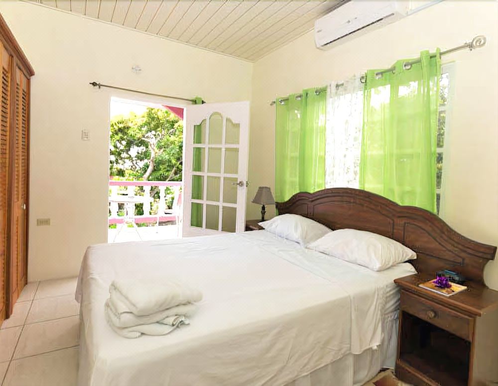 Baywatch Apartments - Tobago