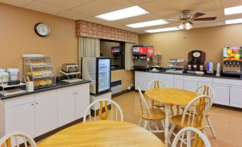 IHG Army Hotels Buildings 366 & 367 (Monterey) - 2026 Prices, Reviews ...