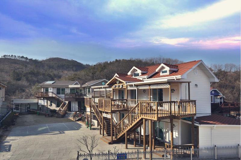 Guide House-Maldives-Gyeongju Updated 2022 Room Price-Reviews & Deals ...