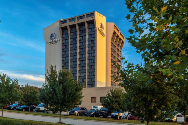 DoubleTree by Hilton Pittsburgh Monroeville Convention Center ...
