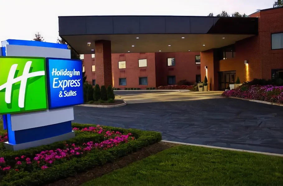 Holiday Inn Express Mentor Banquet Center By Ihg
