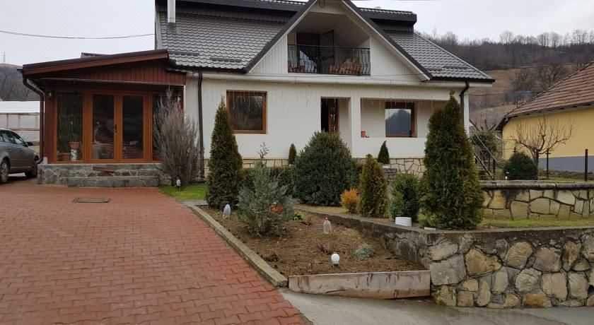 Casa cu Muri, Dofteana - Latest Prices and Deals [2026] | Trip.com