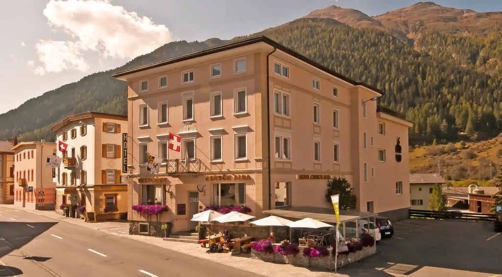 Hotel Crusch Alba Zernez - シュクール