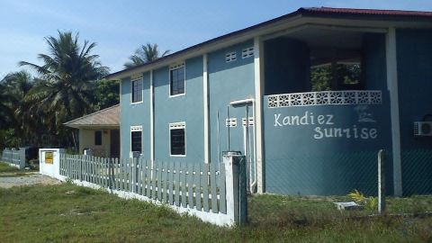 รีวิวKandiez Sunrise Estuary Chalet - โปรโมชั่นโรงแรม 1 ดาวในTelong ...