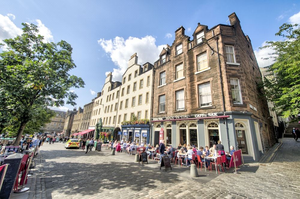 Charming Grassmarket Apartment With Castle View - Edimburgo
