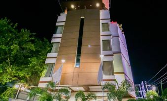 ZO Rooms Radisson Square, Indore: Hot Deals & Reviews 2024 | Trip.com