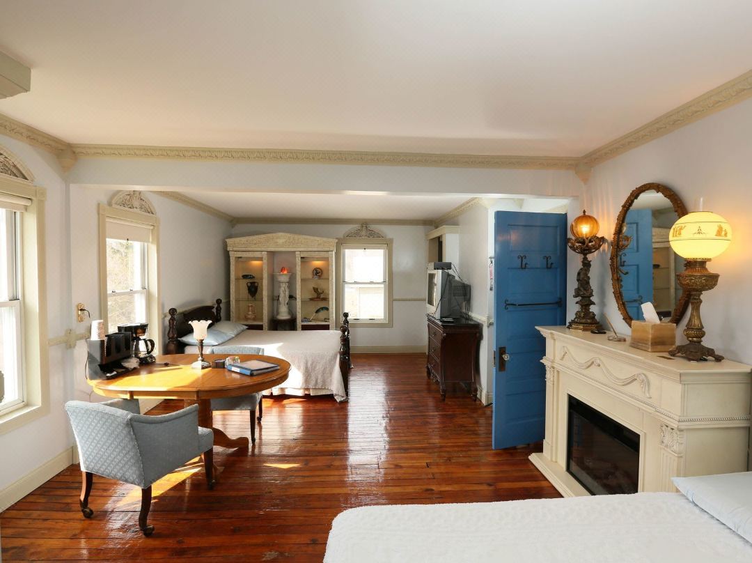 The Old Parsonage B&b - Freeport, PA