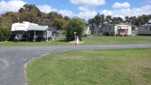 Swan Bay Holiday Park-Swan Bay Updated 2023 Room Price-Reviews & Deals ...