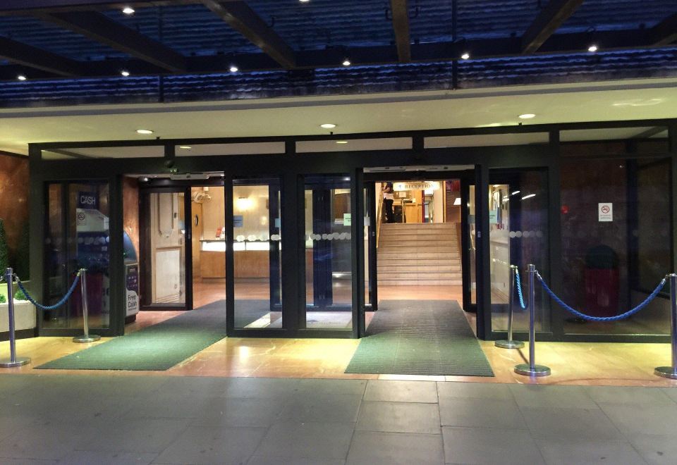 STG Hotel Oxford Street - formerly St Giles Hotel, London - Harga ...