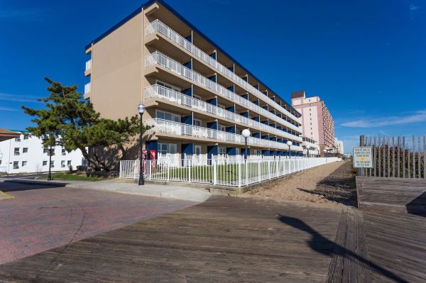 Dunes Manor Hotel & Dunes Suites-Ocean City Updated 2022 Room Price ...