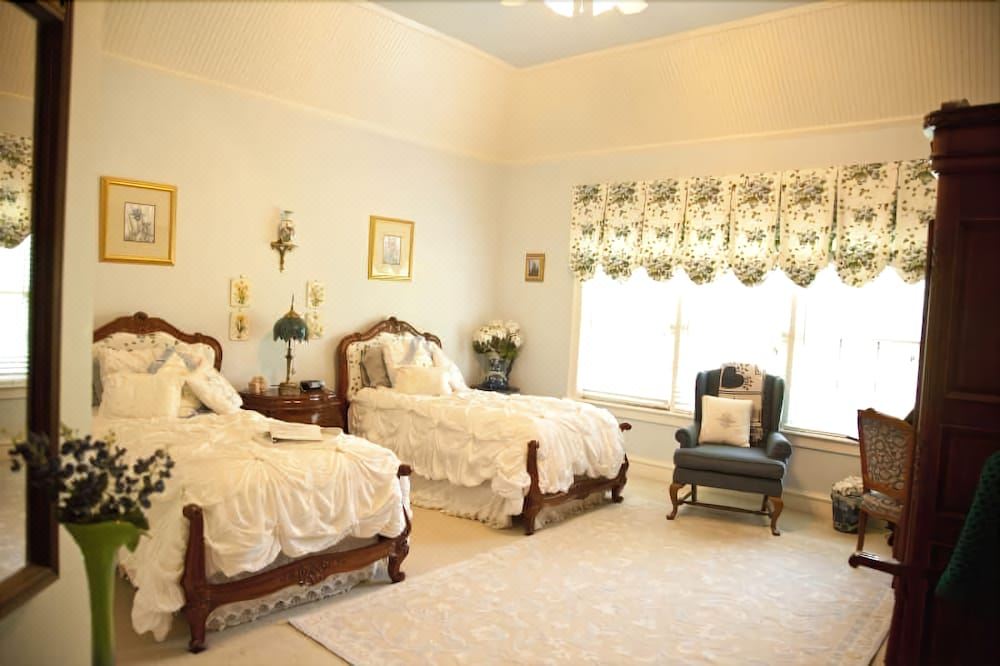 Lillian Farms Bed & Breakfast - Navasota, TX