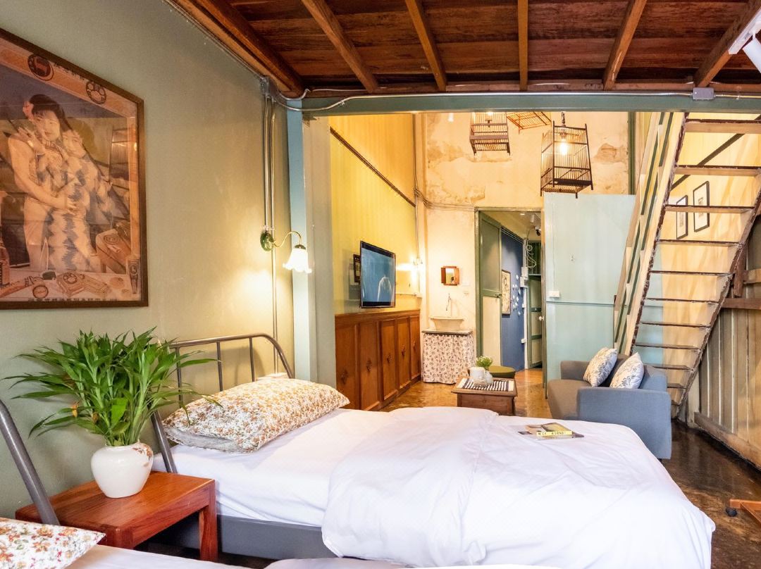 Live Local Cafe & Hotel - Bangkok
