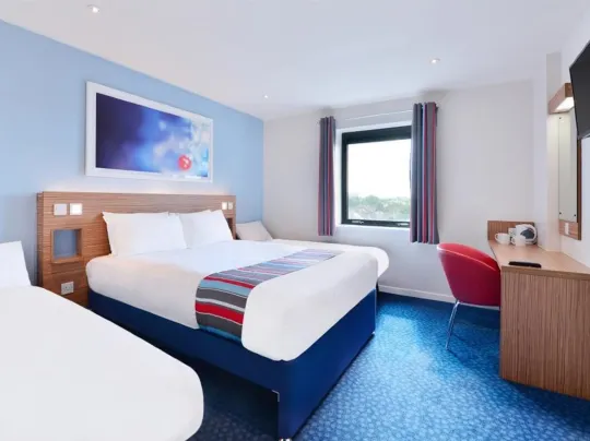 Travelodge Llanelli Central - Wales
