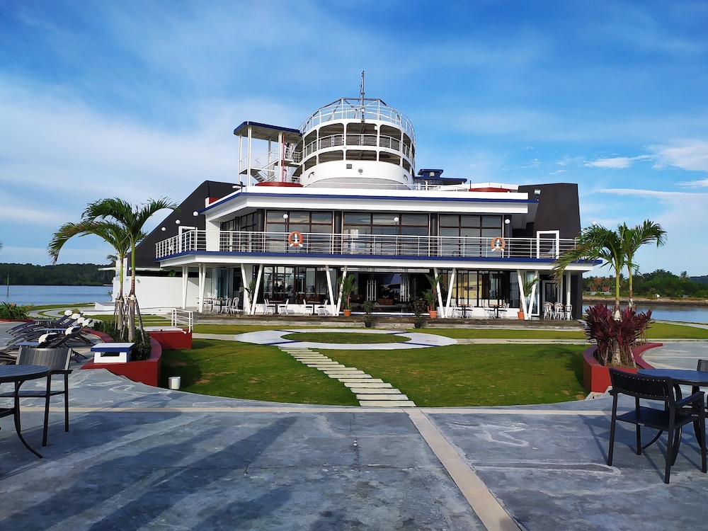 Doulos Phos The Ship Hotel - 빈탄 3성급 인기 호텔 2022 최신 특가 | 트립닷컴