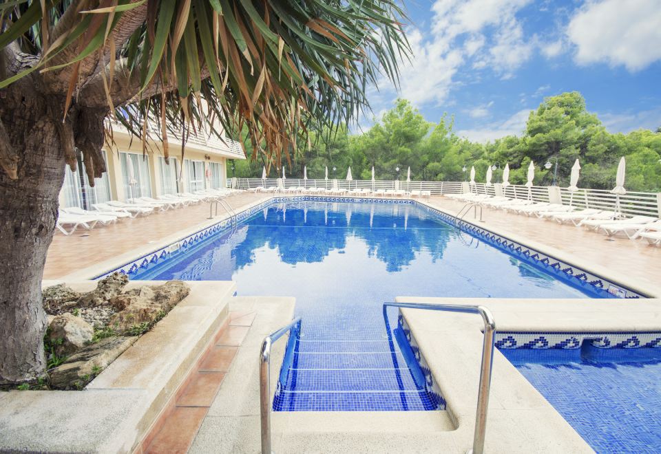 AzuLine Hotel Bahamas y Bahamas II,El Arenal - Updated 2024 Reviews ...