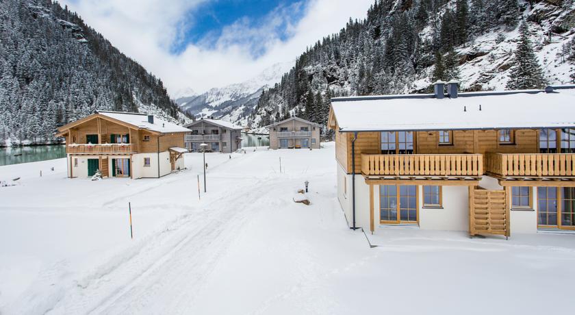 Tauerndorf Enzingerboden Ski in&Out - Steinbock Lodges-Zell am See ...