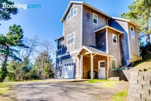 Alder Beach House in Oceanside - 2026 Prices & Reviews | Trip.com