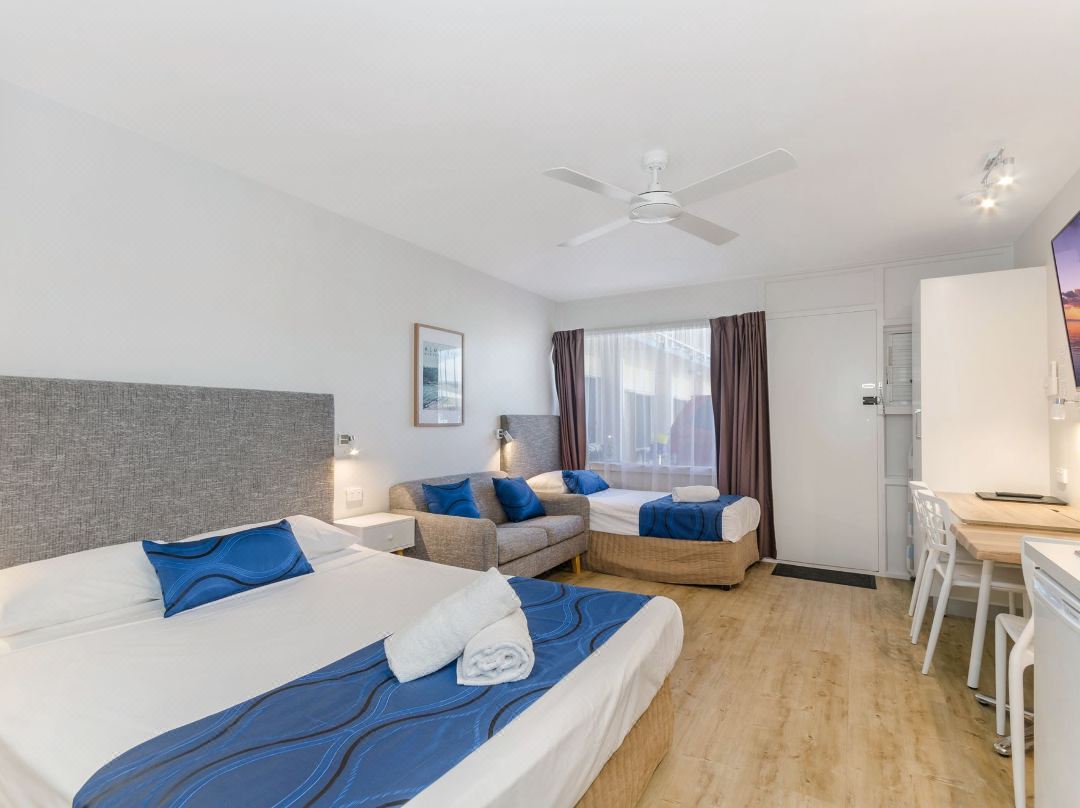 Beach House Motel - Townsville