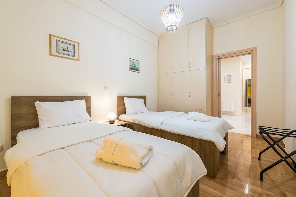 Elegant Home In Quiet Street By Cloudkeys - Athen