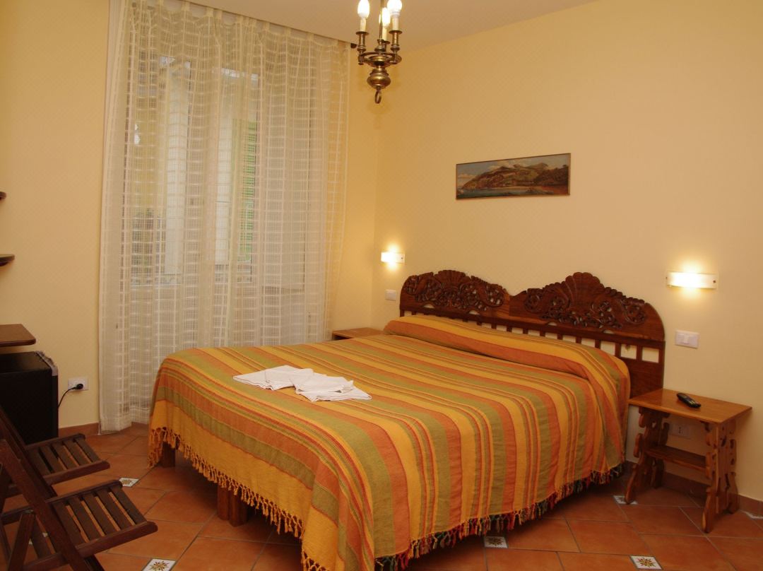 Dolcevitasorrento Guest House - 蘇連多