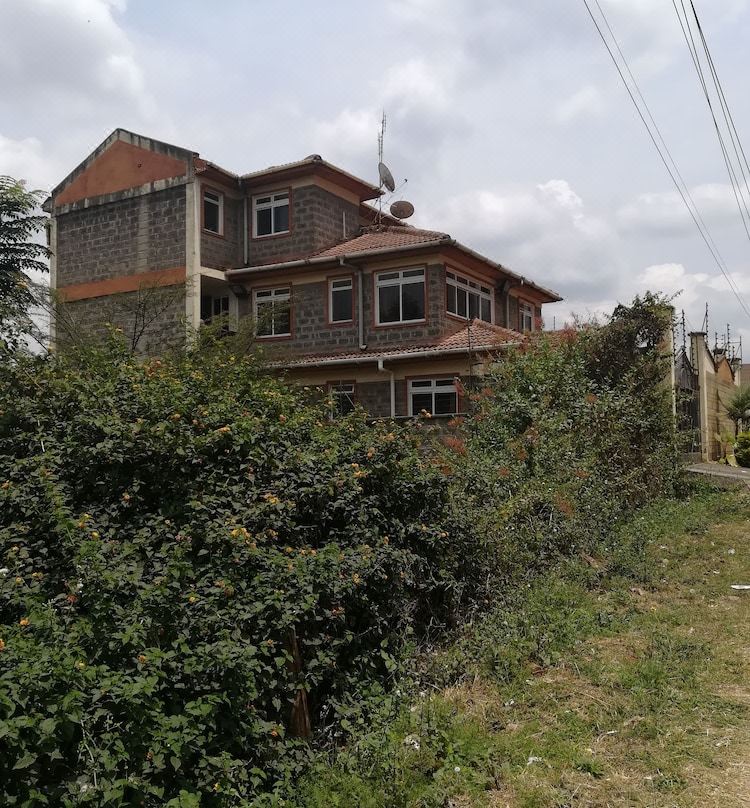 Nyayo Homecourts - ナイロビ