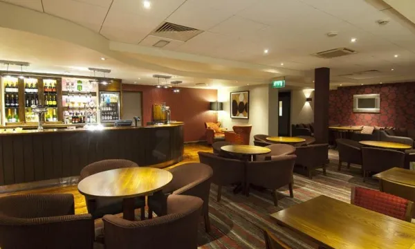 Premier Inn London Heathrow Airport T2 & T3 - Bath Road,Hillingdon ...