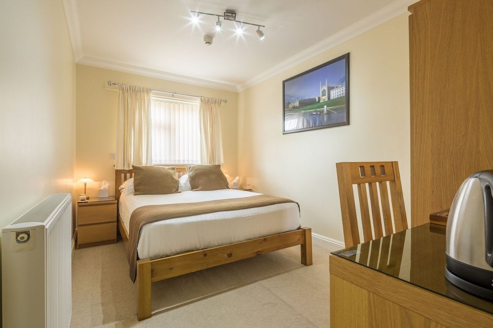 Autumn House - Cambridgeshire