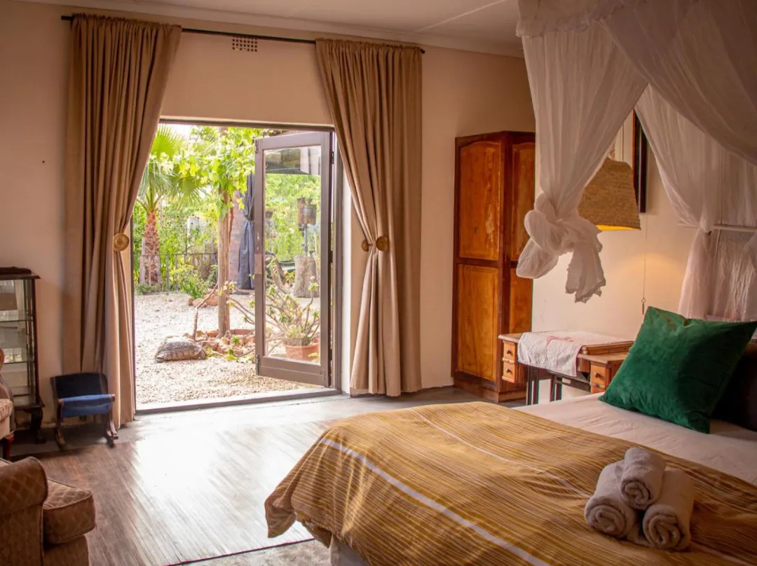 Ebonymoon Guest House - Porterville