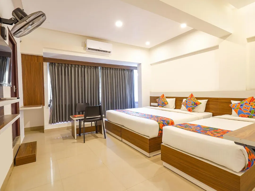 Fabexpress Royal N Comforts - Nr Shivoham Shiva Temple - Bengaluru