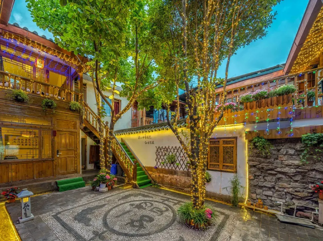 Huaqian Yuexia Inn Lijiang - Lijiang