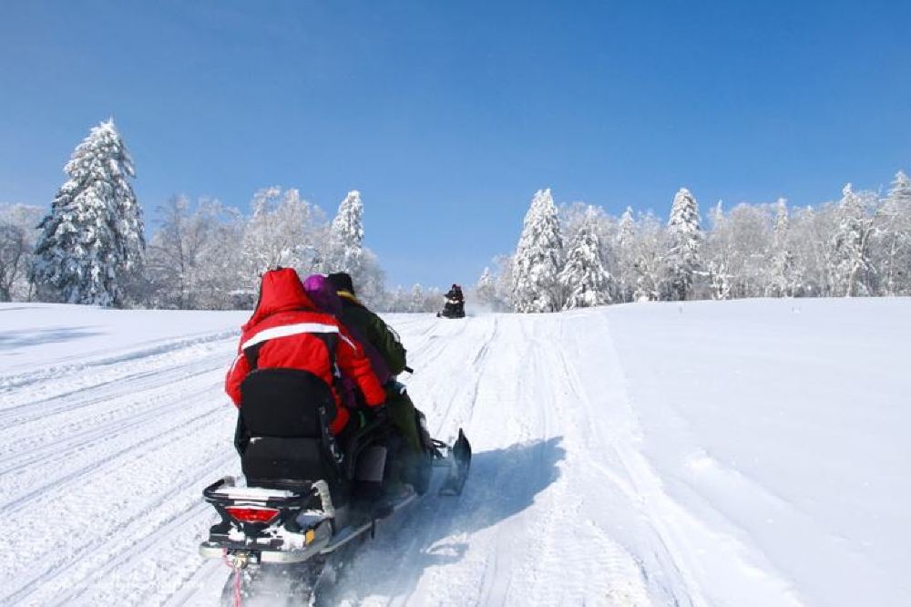 China Snow Town + Snowmobiles + Ice and Snow Ten Mile Gallery Two Days ...