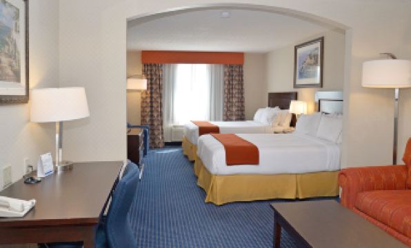 Holiday Inn Express & Suites HINTON by IHG, Hinton, Harga Terkini ...